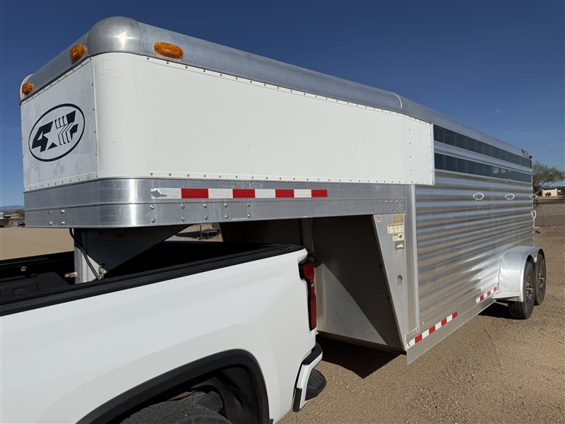 2005 4 Star 3 Horse Slant Stock/Combo