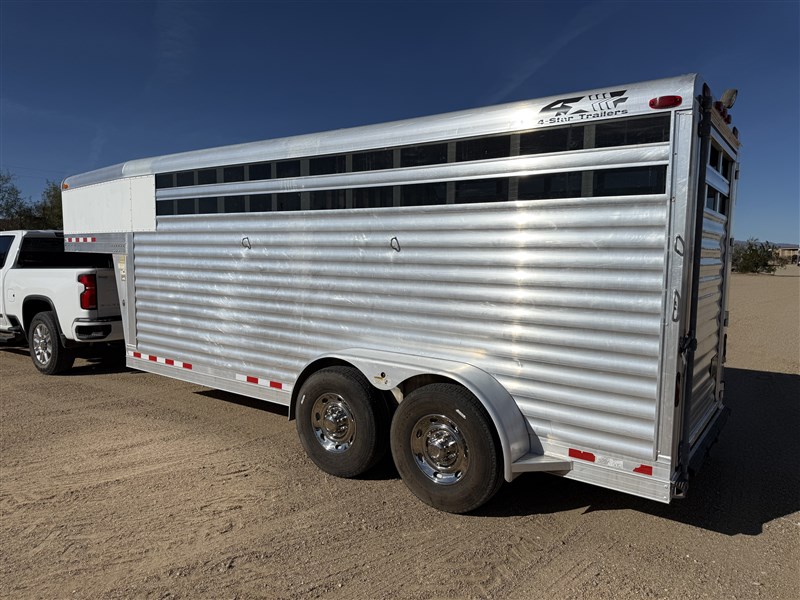 2005 4 Star 3 Horse Slant Stock/Combo