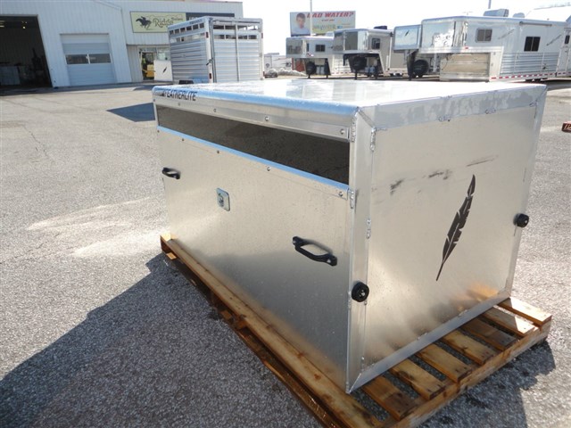 2016 Featherlite Featherlite 8191 6' Livestock Box