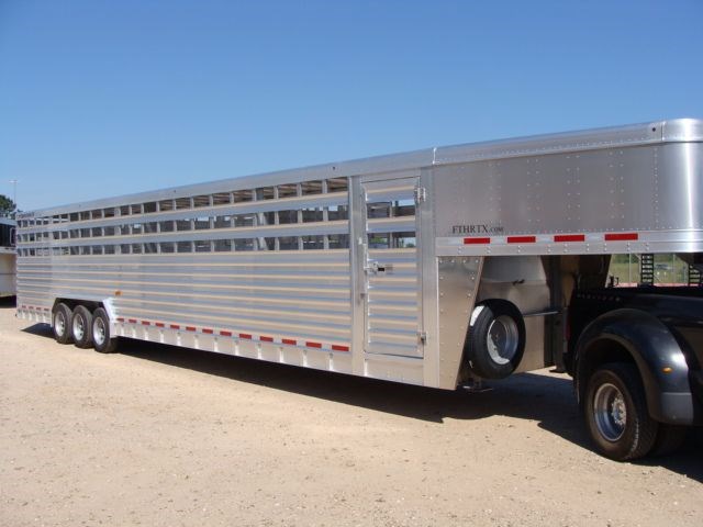 2016 Featherlite 8127 Cattle Trailer