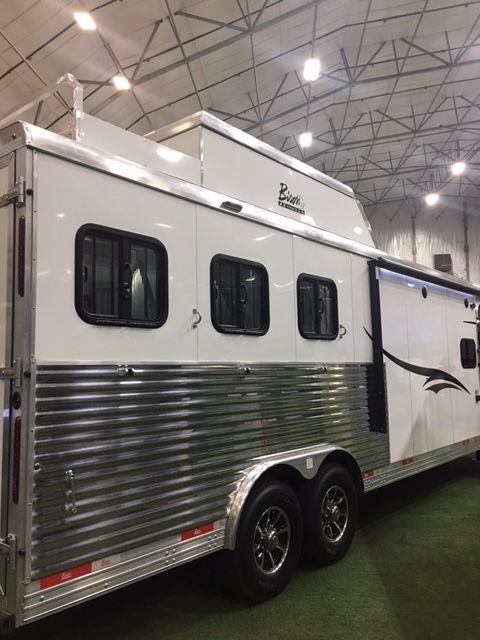 2017 BISON COACH LAREDO 8311LD