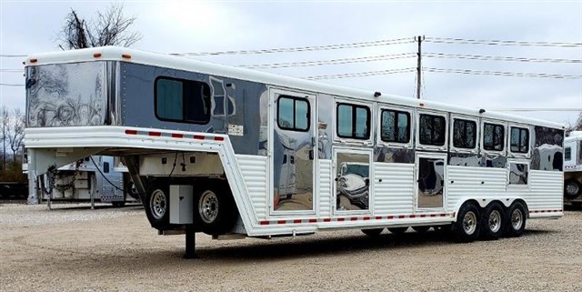 2008 Dream Coach 6H Trainers Trailer Deluxe, Air Ride