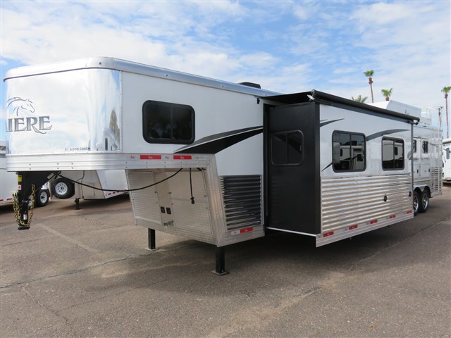 2019 Bison Premiere 17ft SW 3 Horse Living Quarter Loaded Up
