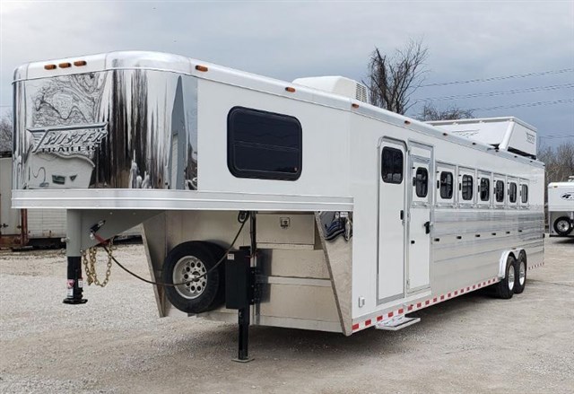 2018 Twister 7H STOCK COMBO, Side Tack & Hay Pod