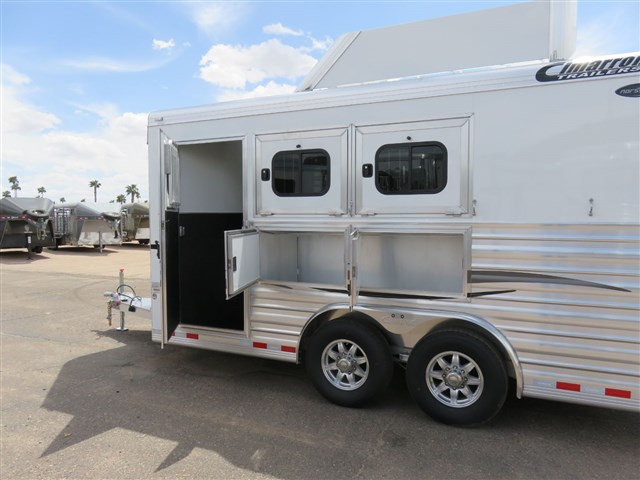 2019 Cimarron Norstar 3 Horse BP with mangers and a hay rack