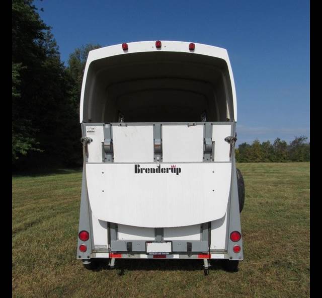 2002 Brenderup Baron TC - 2H to 18HH w/ InstaTack Dressing Room