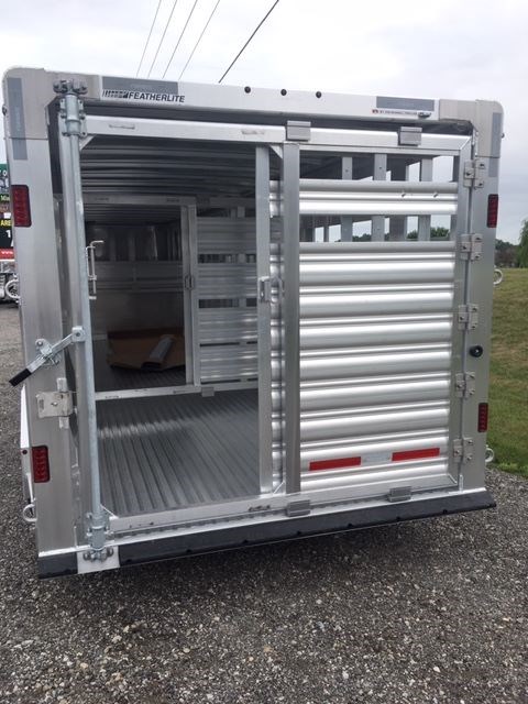 2020 Featherlite PENDING 8127 24' x 7'6" wide, slam latch, 2 cuts