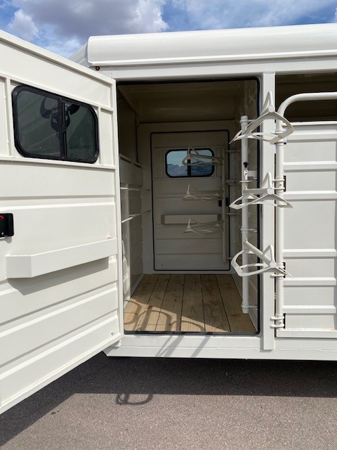 2022 Swift Built 24 Foot with 4' double tack 5'sides