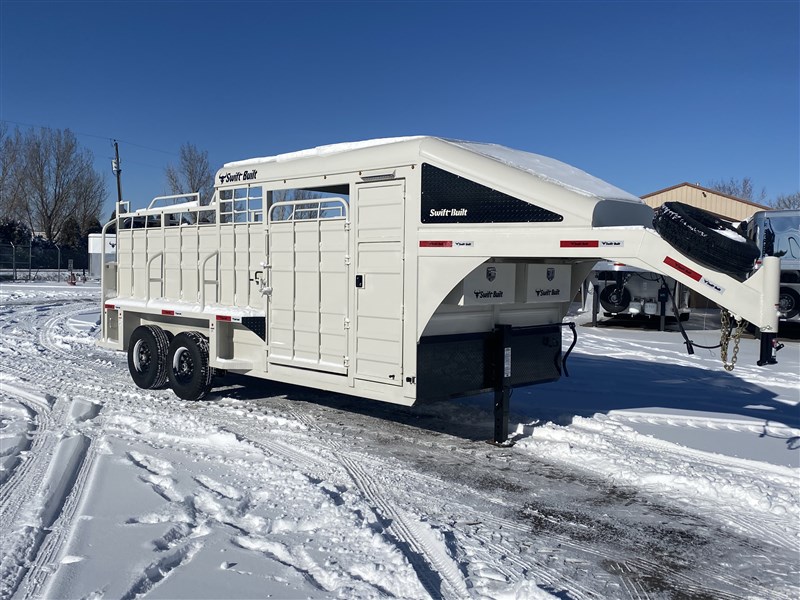 2022 Swift Built 18' 1/2 Top Tack Box