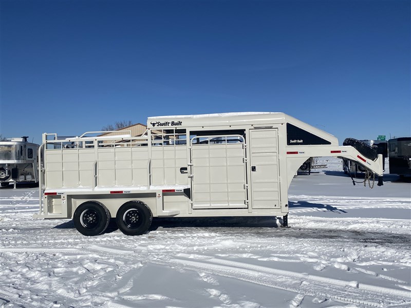 2022 Swift Built 18' 1/2 Top Tack Box