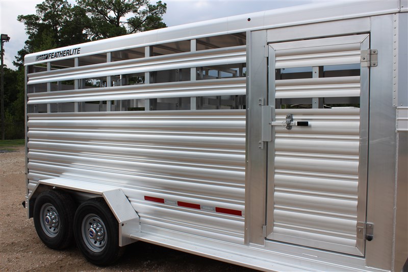 2022 Featherlite 8117 - '16 GN Livestock