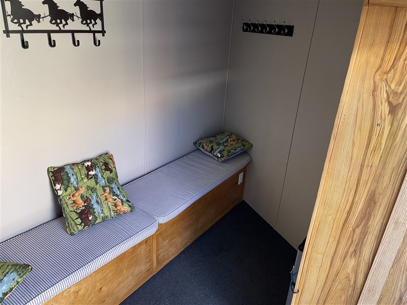 2008 Featherlite 3-Horse 8541