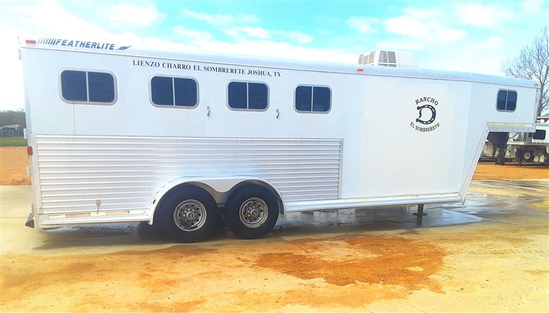 2000 Featherlite 4 Horse