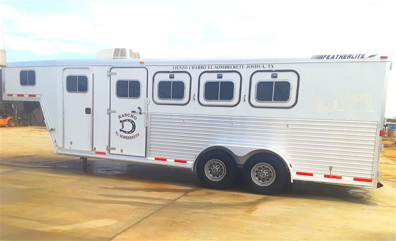 2000 Featherlite 4 Horse