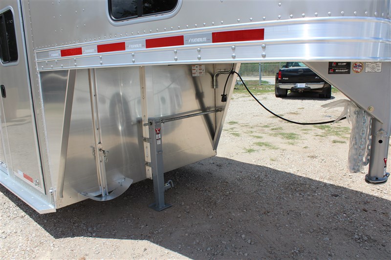 2022 Featherlite 8413 - 24' deck 7'6 wide w' side ramp