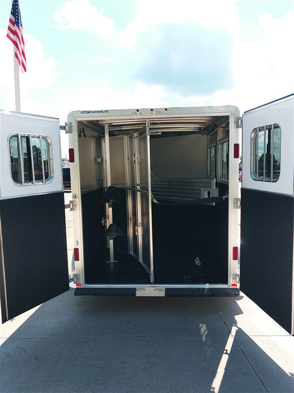 2023 Featherlite 9409