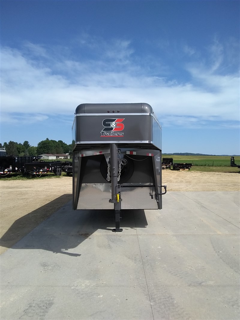 2023 S&S Manufacturing 20' Gooseneck Livestock Trailer