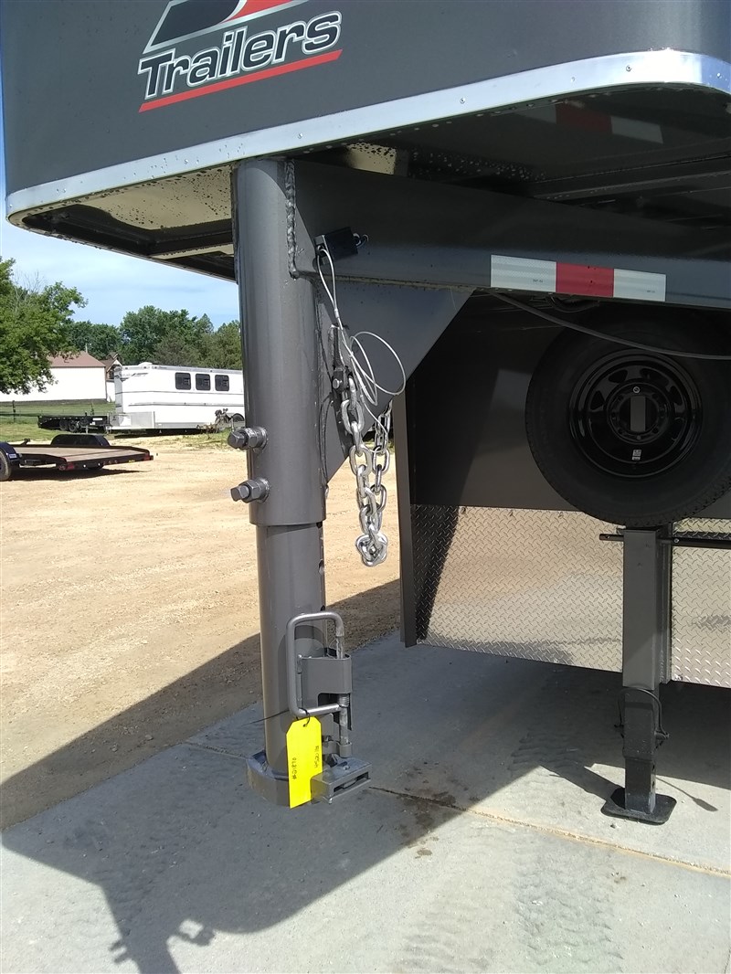 2023 S&S Manufacturing 20' Gooseneck Livestock Trailer