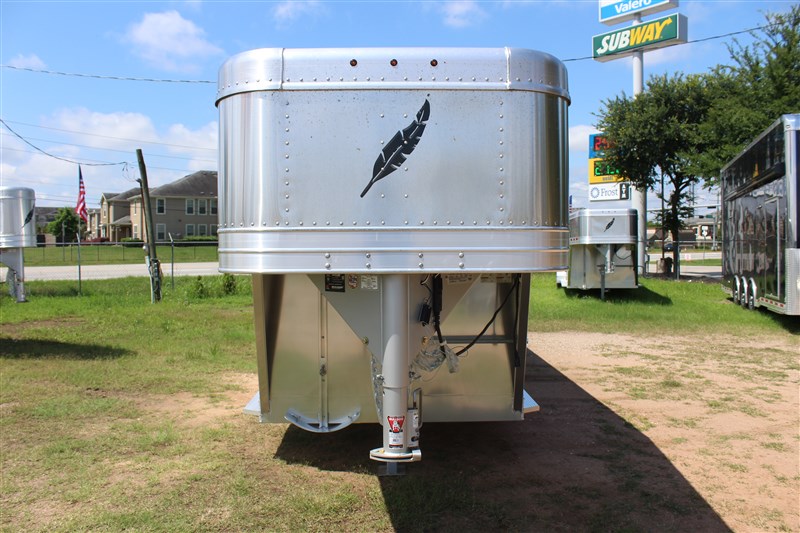 2023 Featherlite 8117 - 24' Gooseneck Livestock Trailer