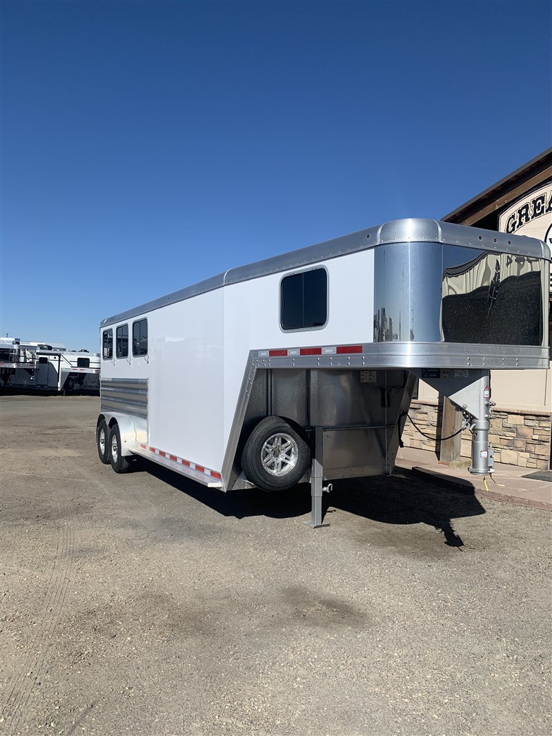 2025 Featherlite 9600 3 H Slant Horse Trailer