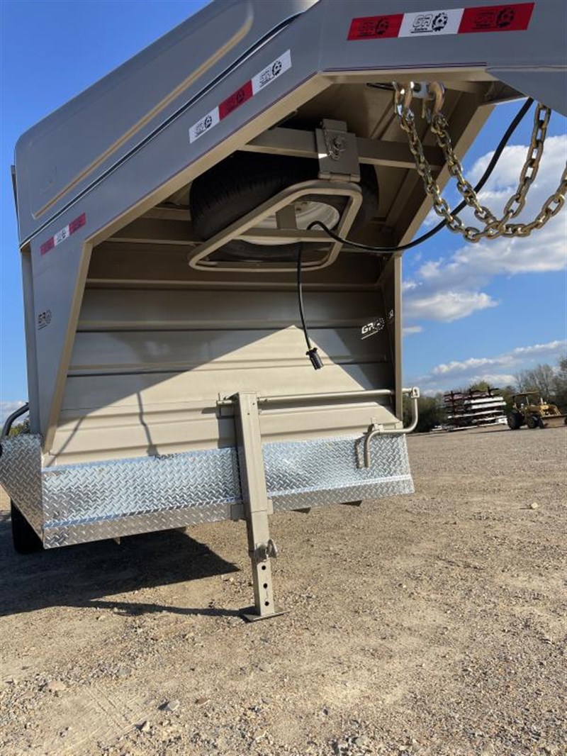 2025 GR GR 6'8" x 20' Gooseneck Stock Butterfly Rear Gate