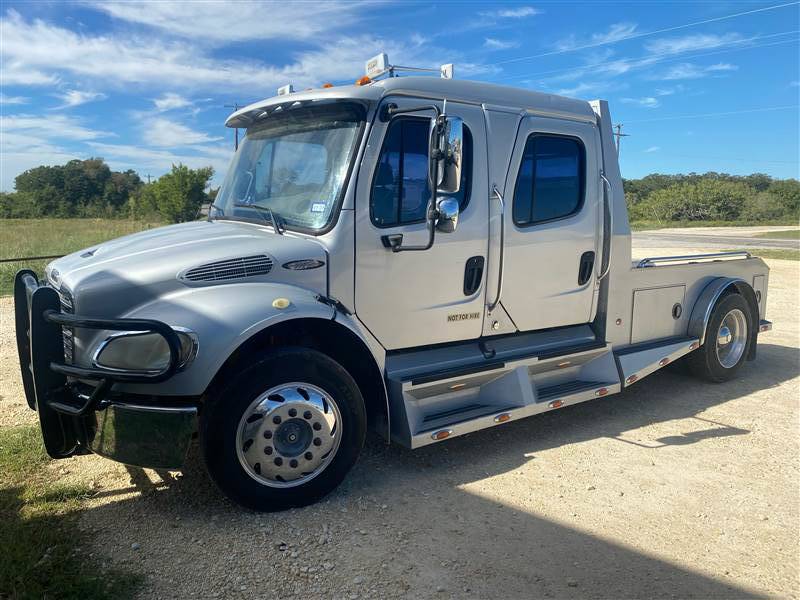 2004 Freightliner SportChassis