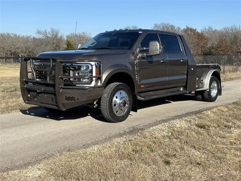2023 Ford F450 Lariat ULT LAREDO CONVERSION